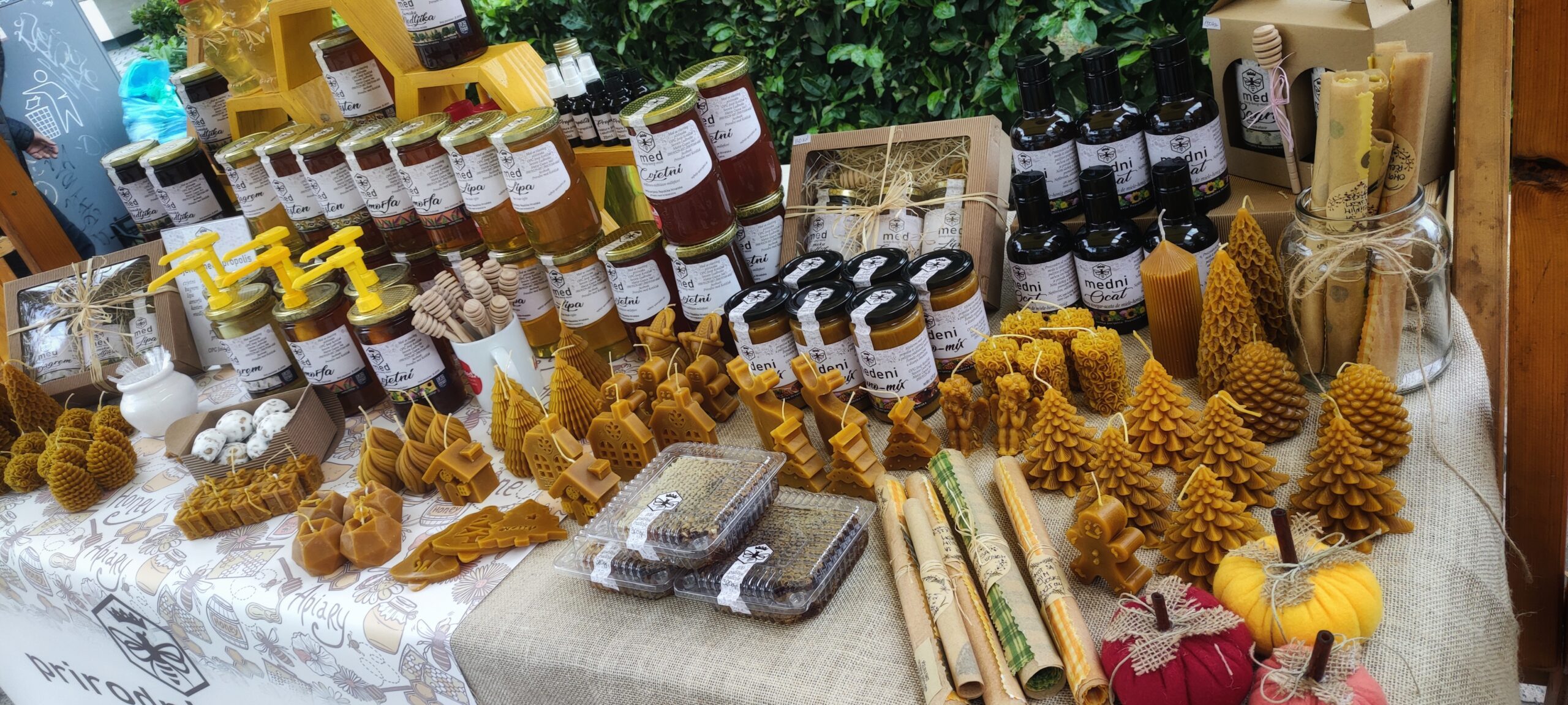 OPG Josip Kotiščak - production & sale of honey and bee products